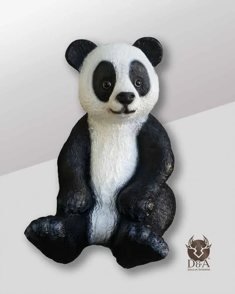 Resin Statue of a Realistic Sitting Giant Panda - Déco et Artisanat