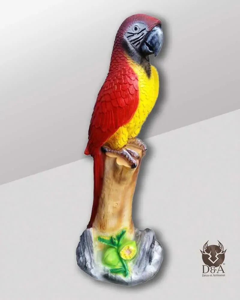 Resin statue and sculpture of a realistic red parrot - Déco et Artisanat