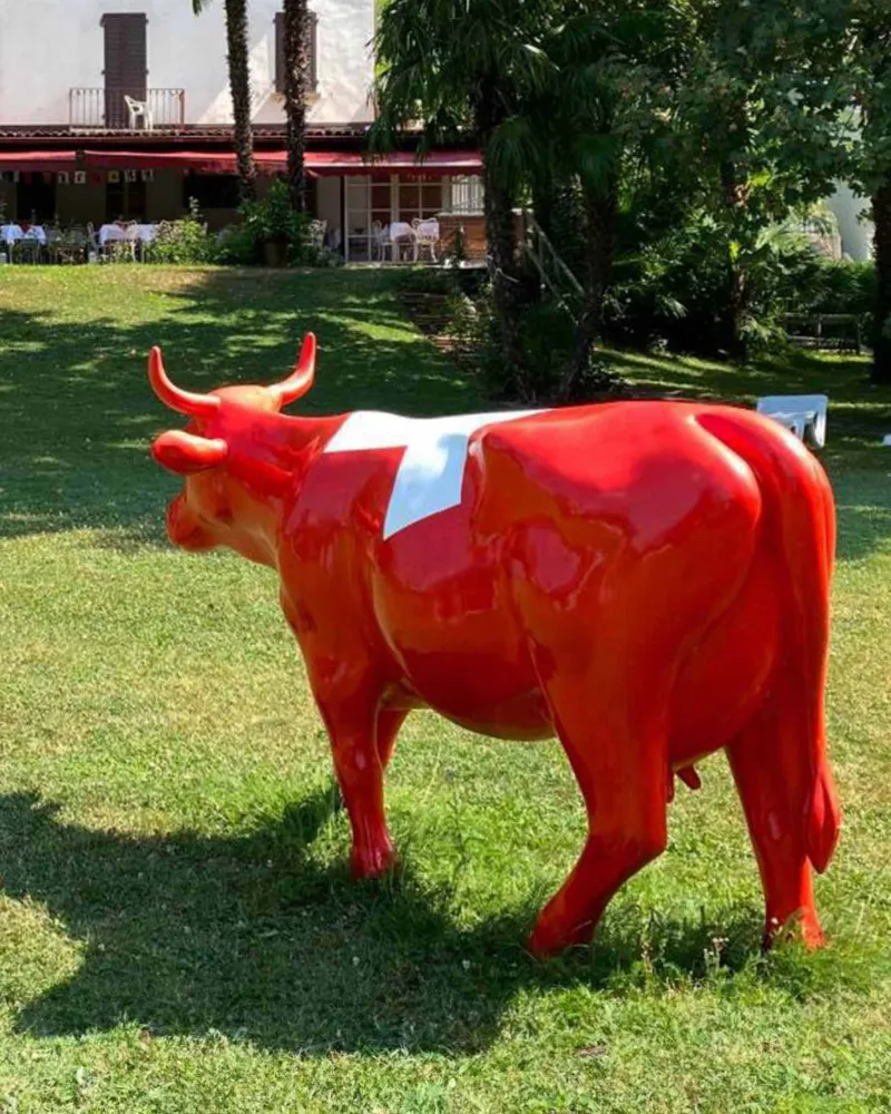 Animaux en résine, Vache drapeau Suisse - Déco et Artisanat