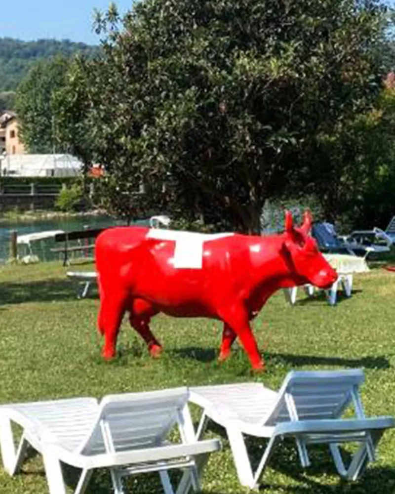 Animaux en résine, Vache drapeau Suisse - Déco et Artisanat