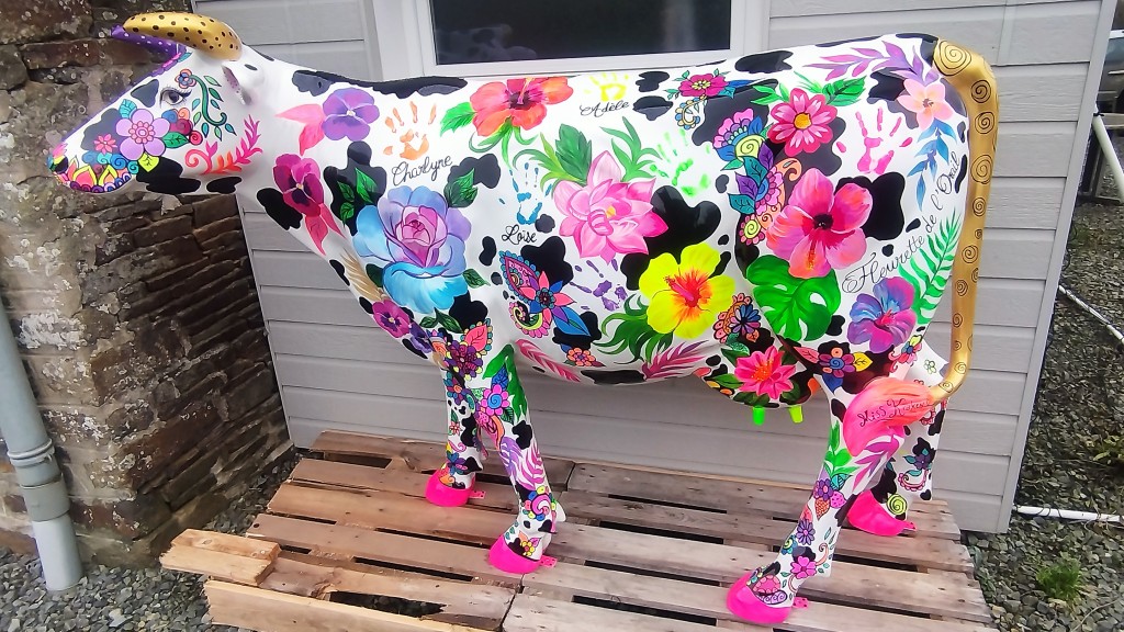 Oh la vache ! Libérez votre créativité avec cette statue décorative unique